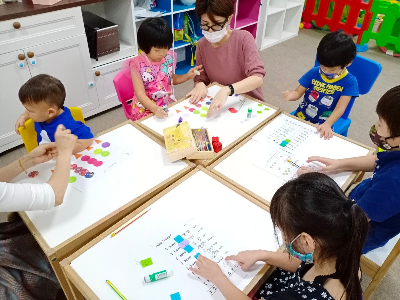 English Club - Bangkok Child Care & Preschool -KidsClie in Ekamai